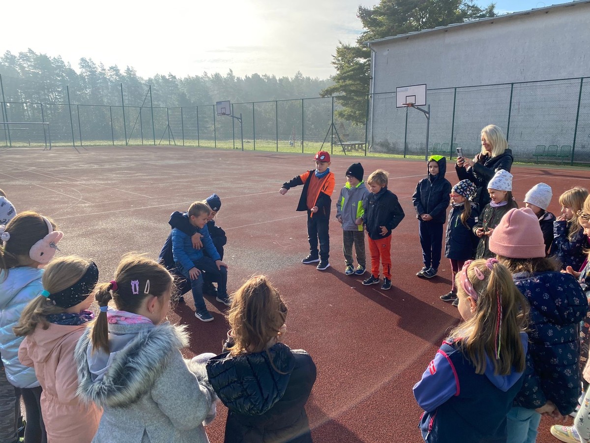 Wizyta policjantów OPP w Szczecinie w Szkole Podstawowej w Kobylance ...